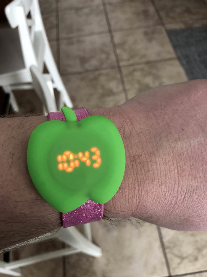 My wife got me an Apple Watch for Christmas! - 9GAG