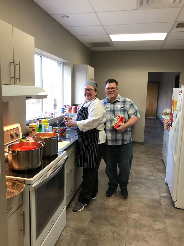 She Volunteered to Cook for 300 Truck Drivers - 9GAG