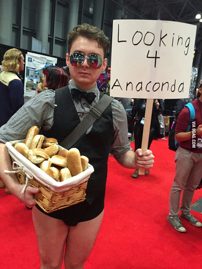Looking for anaconda..I've got buns,Hun - 9GAG