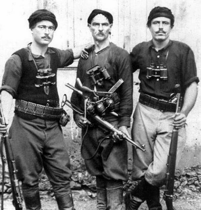 Greek Freedom Fighters in WW2 that look like Brad Pitt, Sean Connery ...