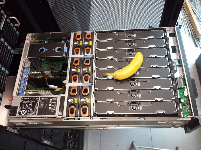 This is what a server with 40 CPU cores and 2 TB of RAM looks like. - 9GAG