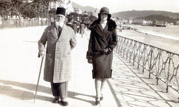 The last caliph of the Ottoman dynasty Abdulmejid and his daughter ...