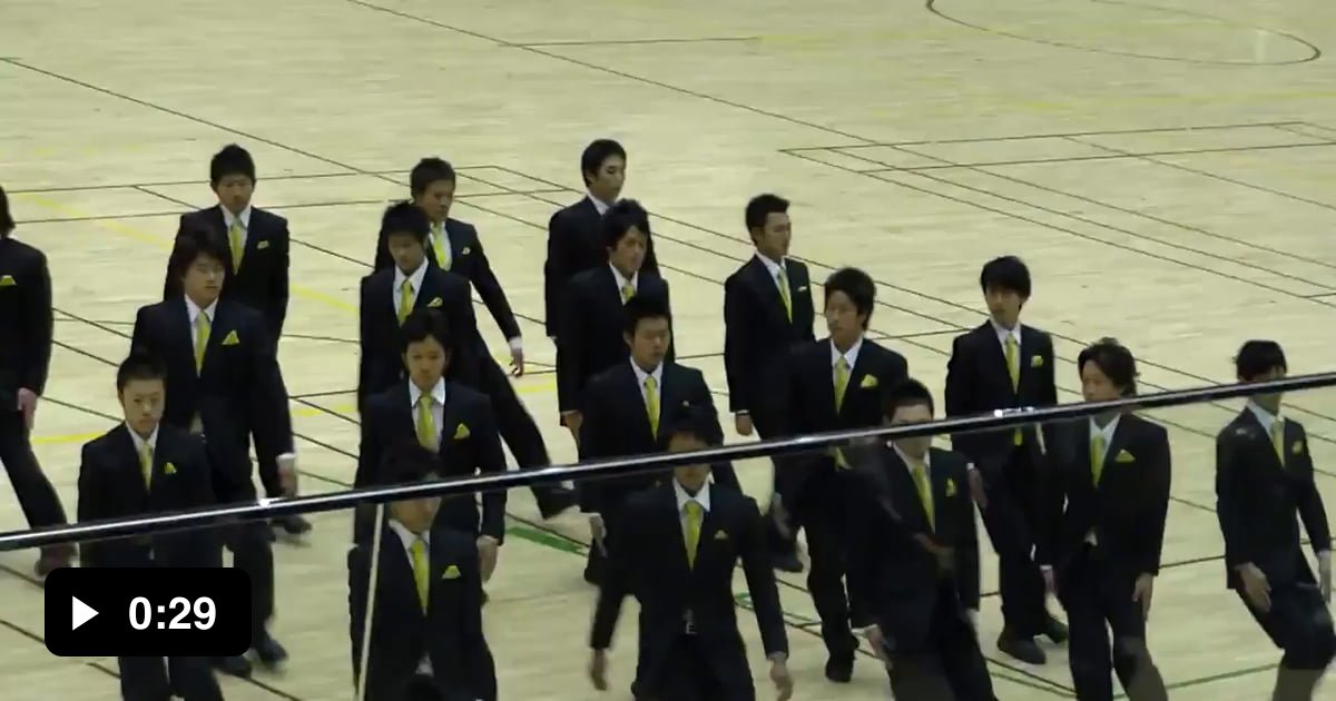 Precision walking in japan.. - 9GAG