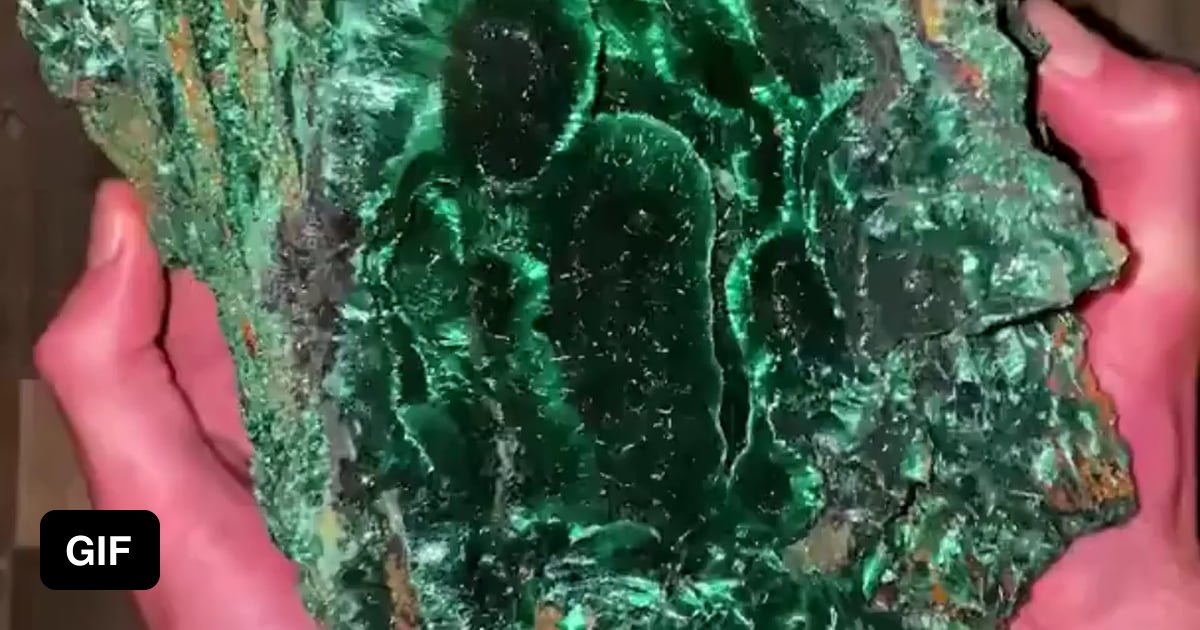 Malachite looks fuzzy on the inside - 9GAG