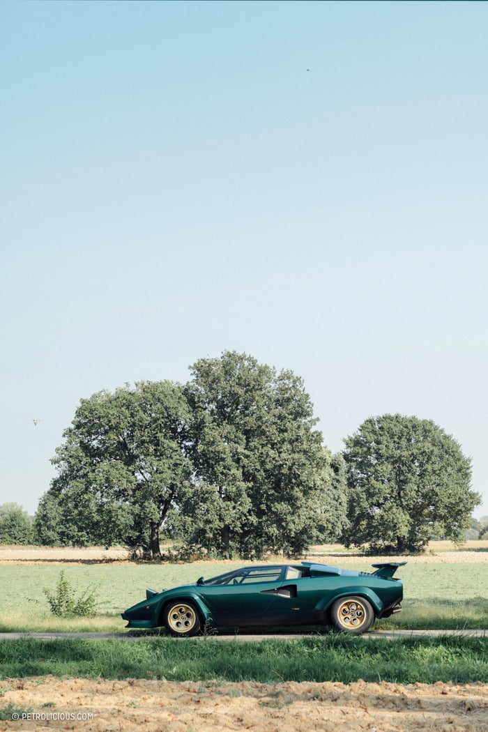 Lamborghini Countach - 9GAG