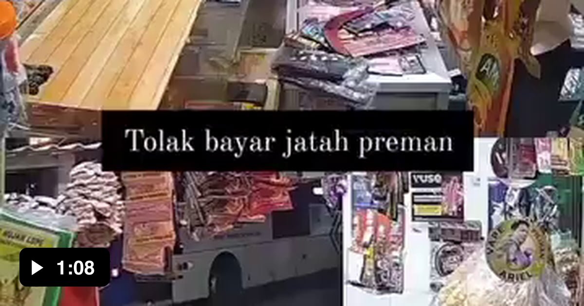 Seorang preman berinisial KT (28) menyerang dan menganiaya pemilik warung kelontong di Jalan HOS ...