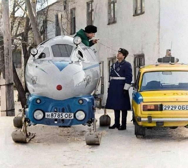 The GMV-2 street legal snowmobile, built by Mikhail Gudrin in Orenburg ...