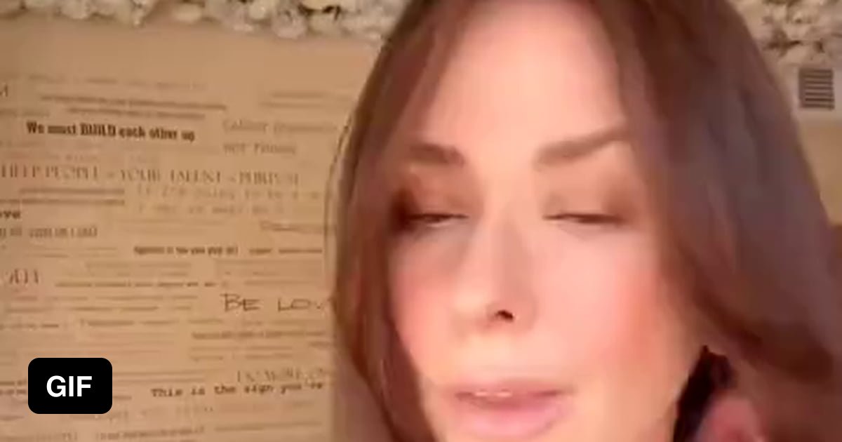 Jennifer Love Hewitt - 9GAG