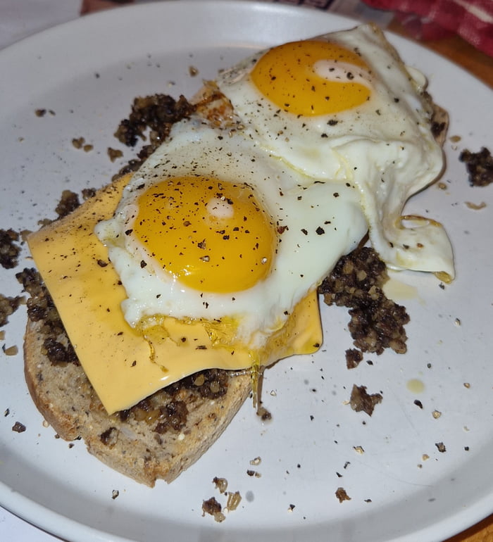 Haggis, cheese and egg on toast - 9GAG