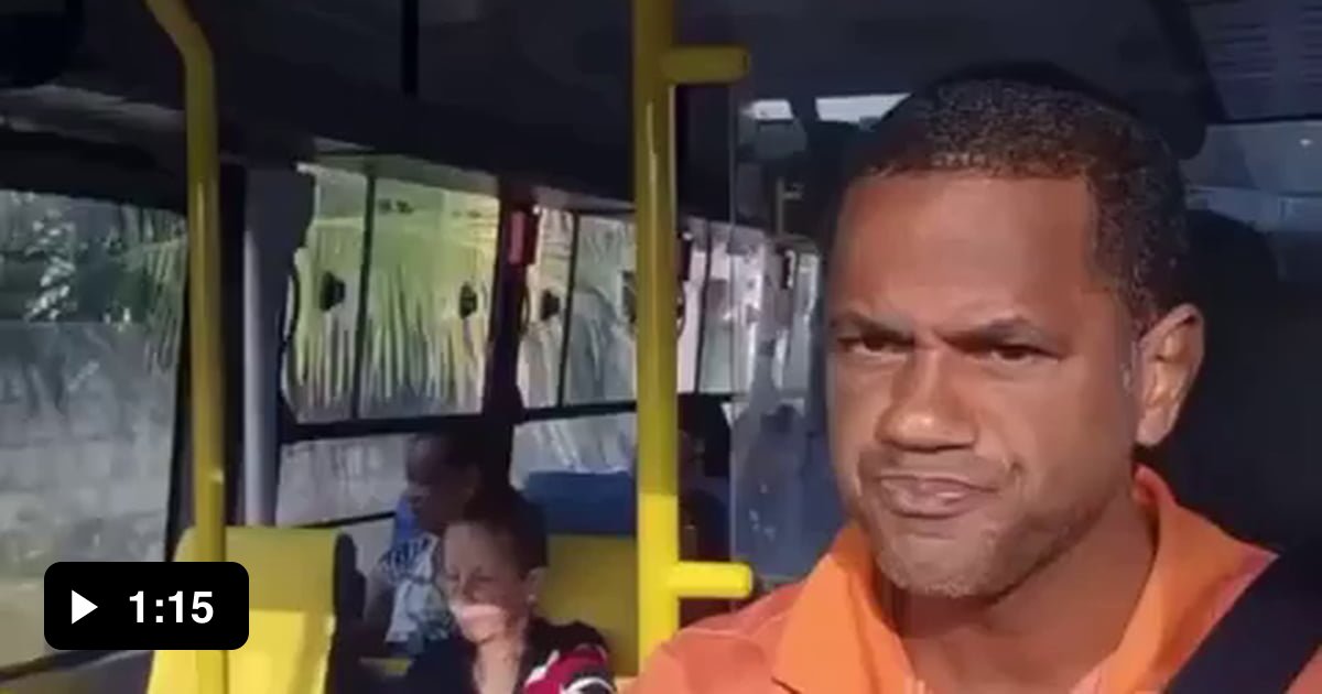 Bus driver gets emotional after receiving flowers from children while on duty - 9GAG
