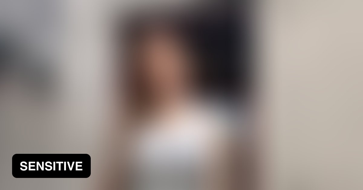 No Bra Challenge. - 9GAG