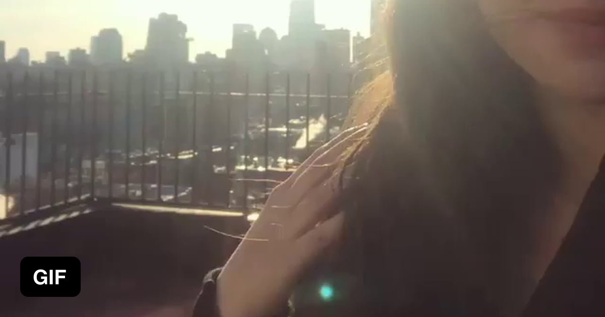 Pretty Girl Spinning - 9GAG