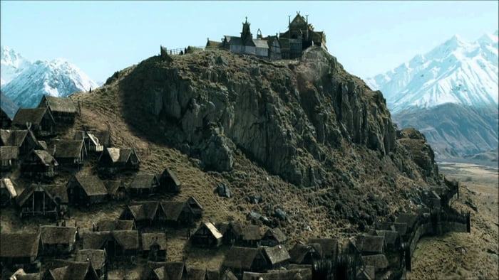 Can we recognize/discuss how whiterun is almost an exact copy of Rohan ...