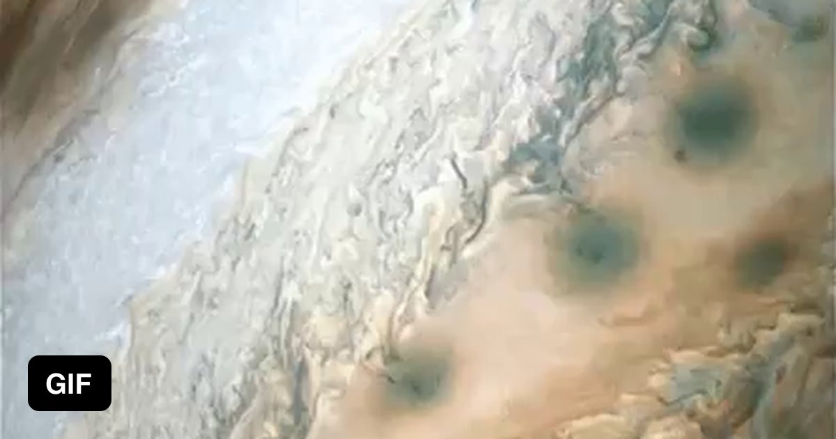 Newly released NASA Juno spacecraft footage of the "Dolphin" on Jupiter ...