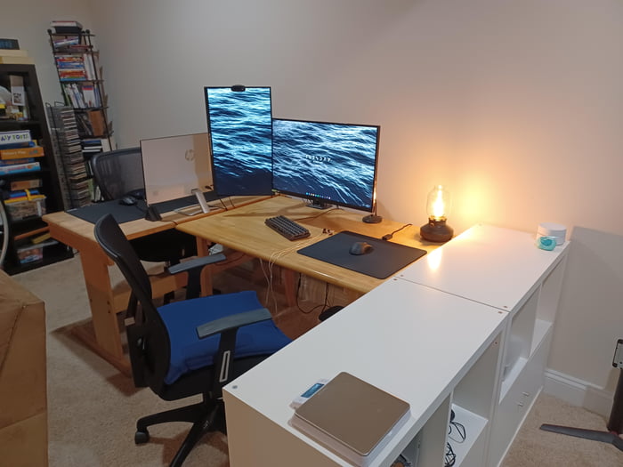 2 in 1 minimalistic setup (14 y.o.) - 9GAG