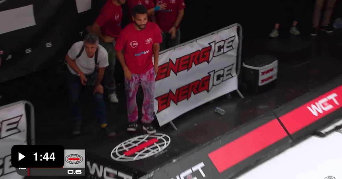 A game of professional tag - 9GAG