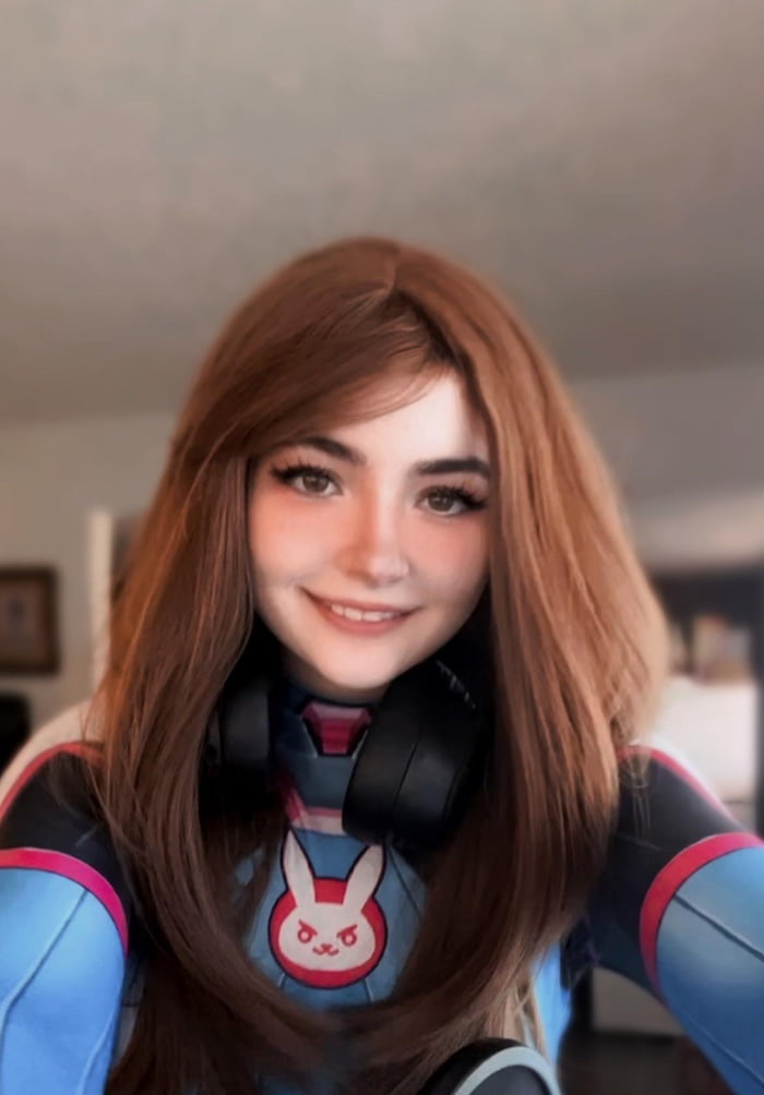 D.Ava Selfie :3 - 9GAG