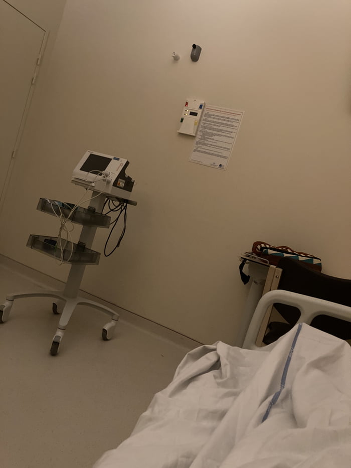 Wish me luck guys, currently in hospital, ready to give birth , but it ...