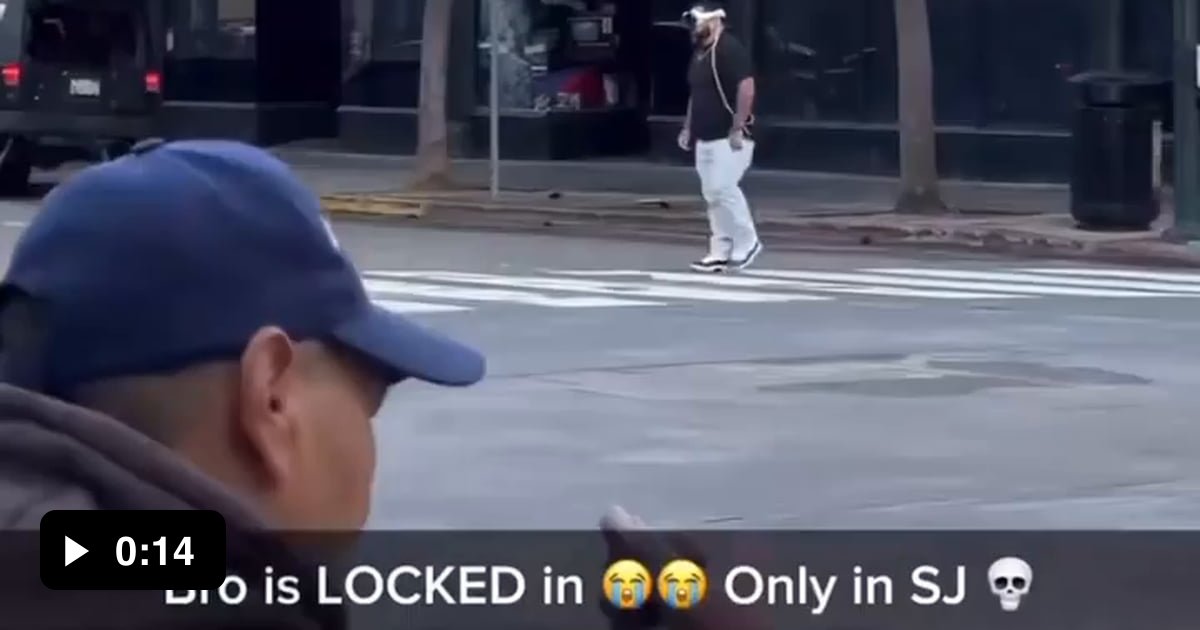 Apple Vision Pro - 9GAG