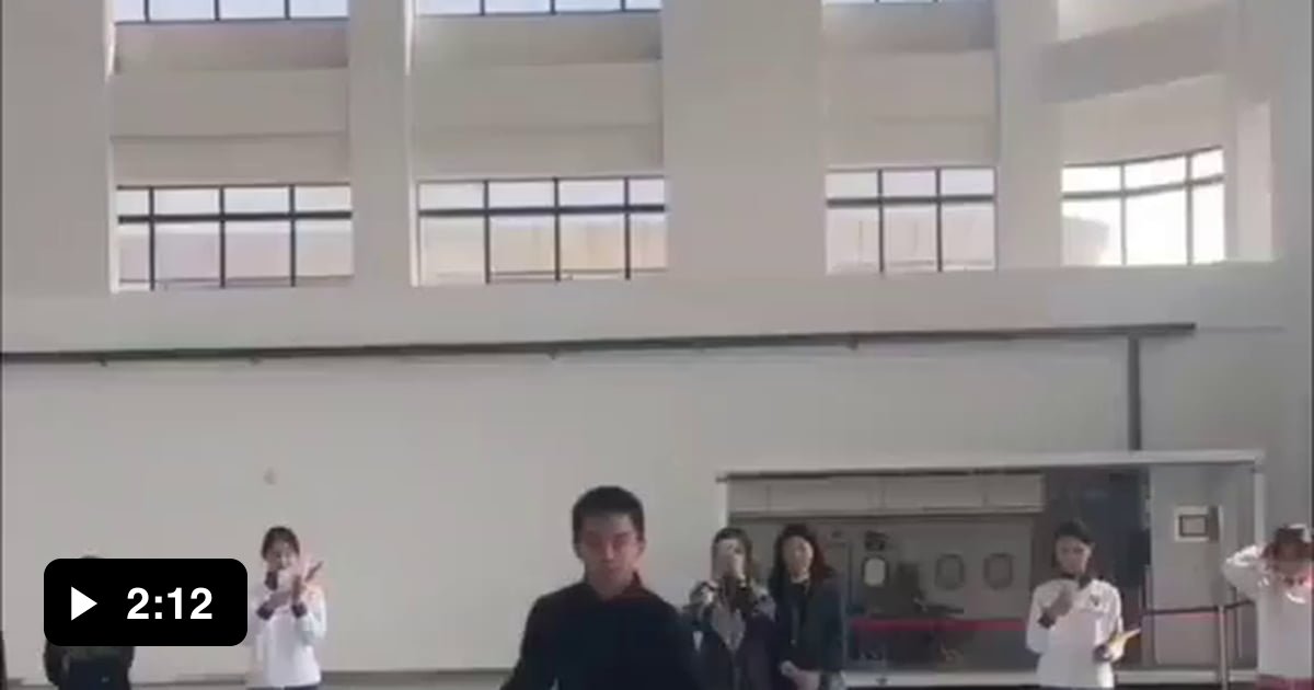 Look at this guy rope jumping and dancing at the same time - 9GAG