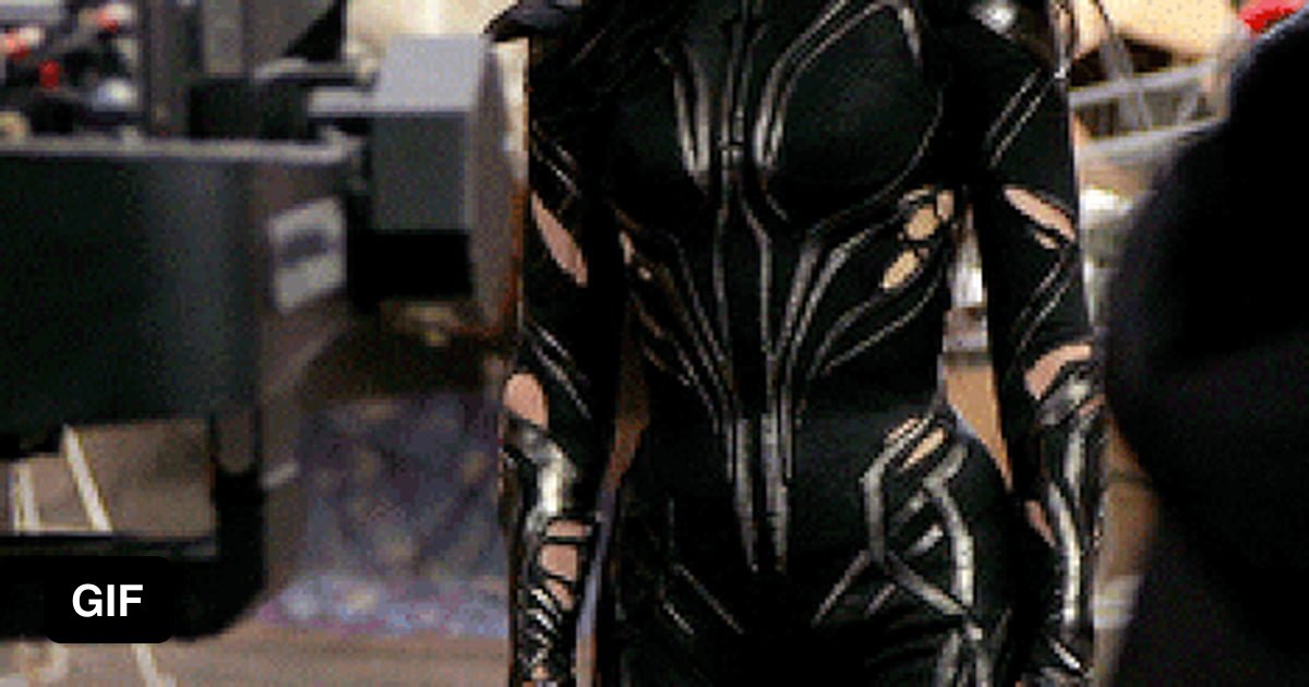 Cate Blanchett is a bombshell - 9GAG