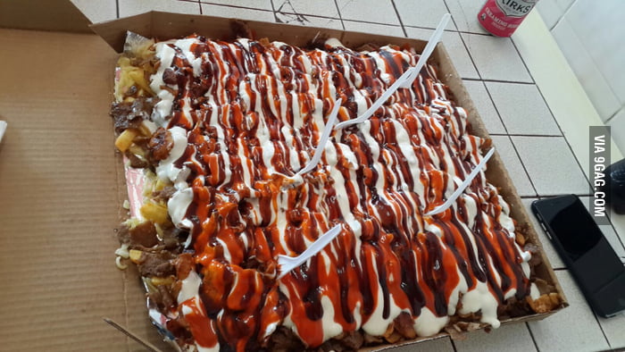 Ladies and Gentlemen. I give you, the Halal Snack Pack(HSP) 15" Pizza ...