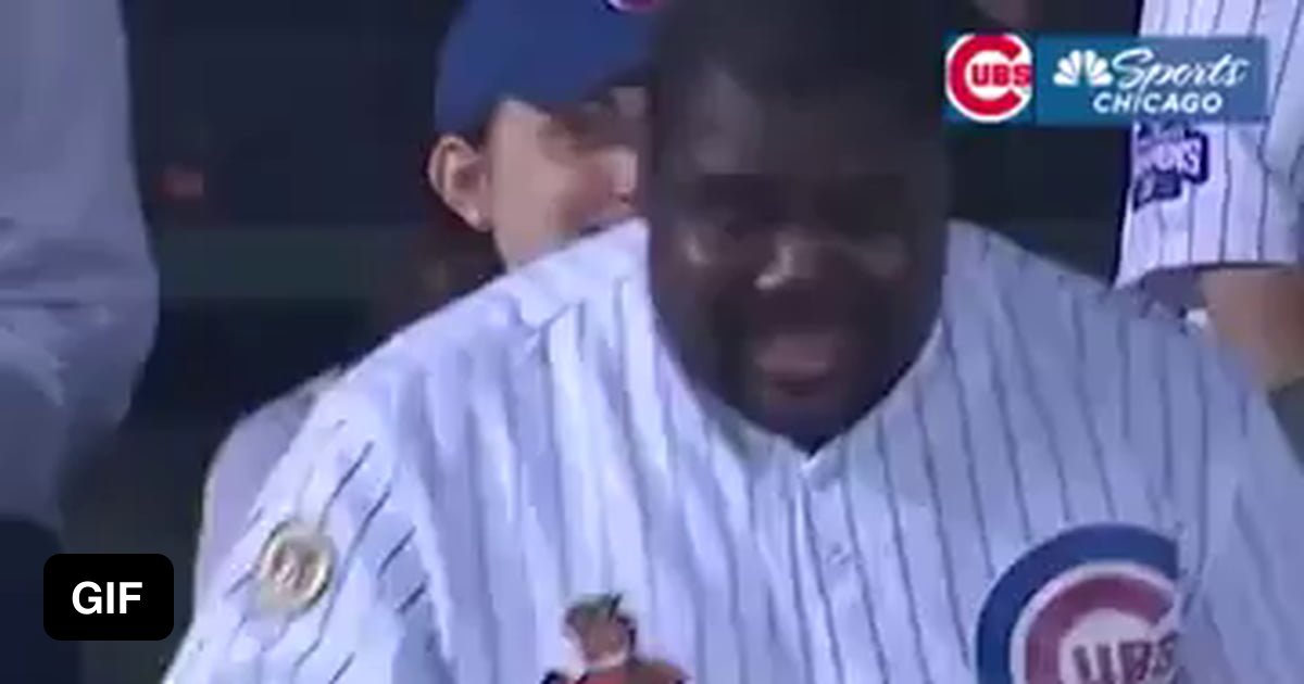 Cubs fan wows the crowd - 9GAG