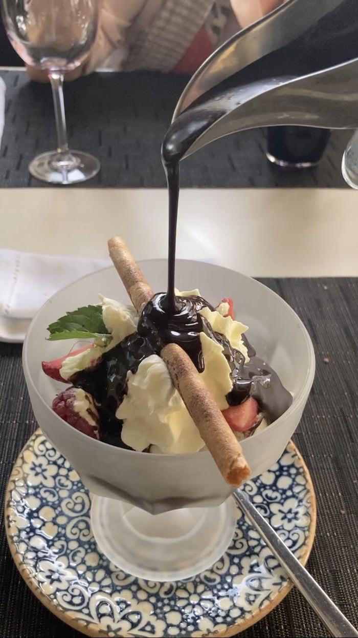 Coupe Denmark at a restaurant - 9GAG