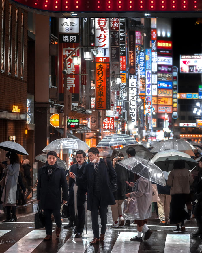 Another night, another street : Kabukicho Tokyo Japan - 9GAG