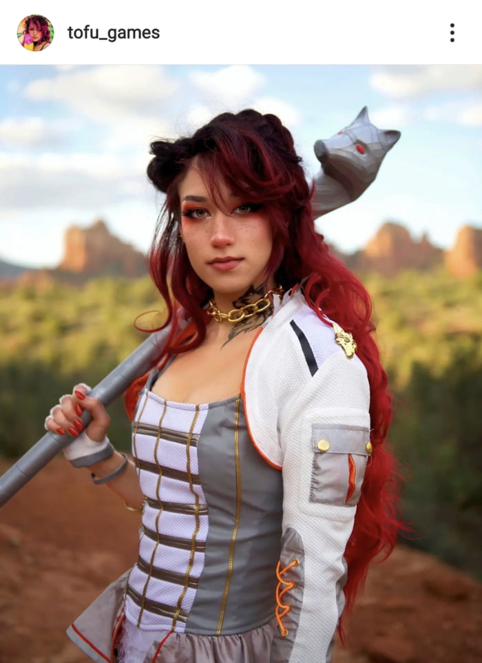 Loba Cosplay by Queen Tofu - 9GAG