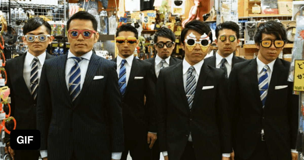 Perfectly loop dance gif - 9GAG