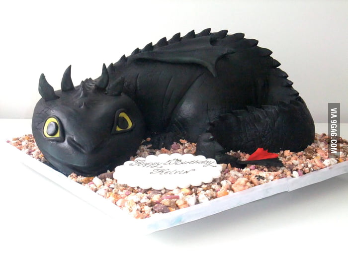 I heard you liked Toothless, and Cake. My friends mother made this! - 9GAG