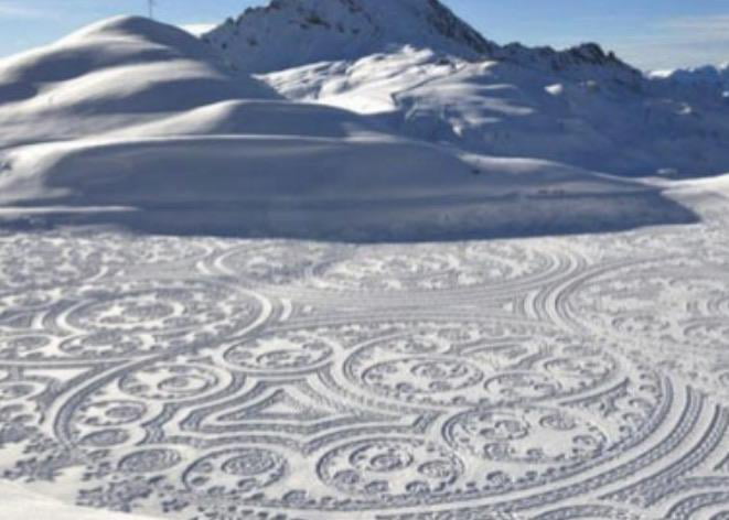 This pattern made in the snow by snowshoes - 9GAG