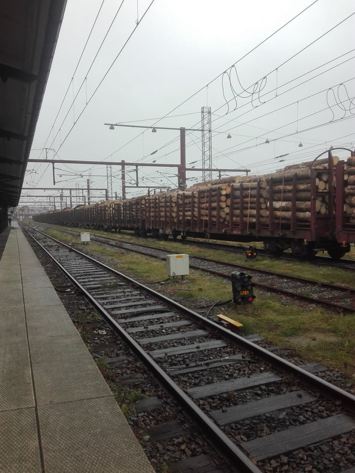 This train station in denmark have a lovely smell of timber - 9GAG