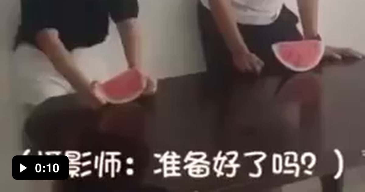 The speed at which this guy eats watermelon! - 9GAG