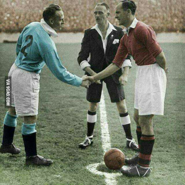Manchester derby in 70s...check out the referee - 9GAG