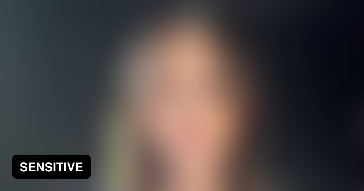 Nice pair, cute smile!!! - 9GAG