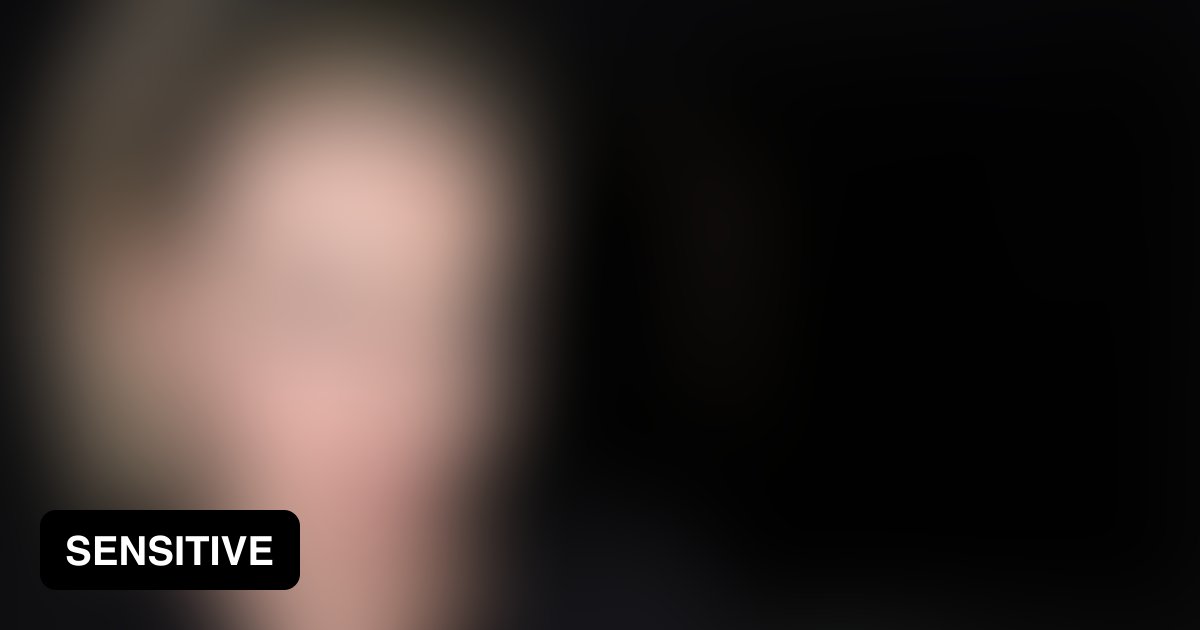 Lili Reinhart - 9GAG