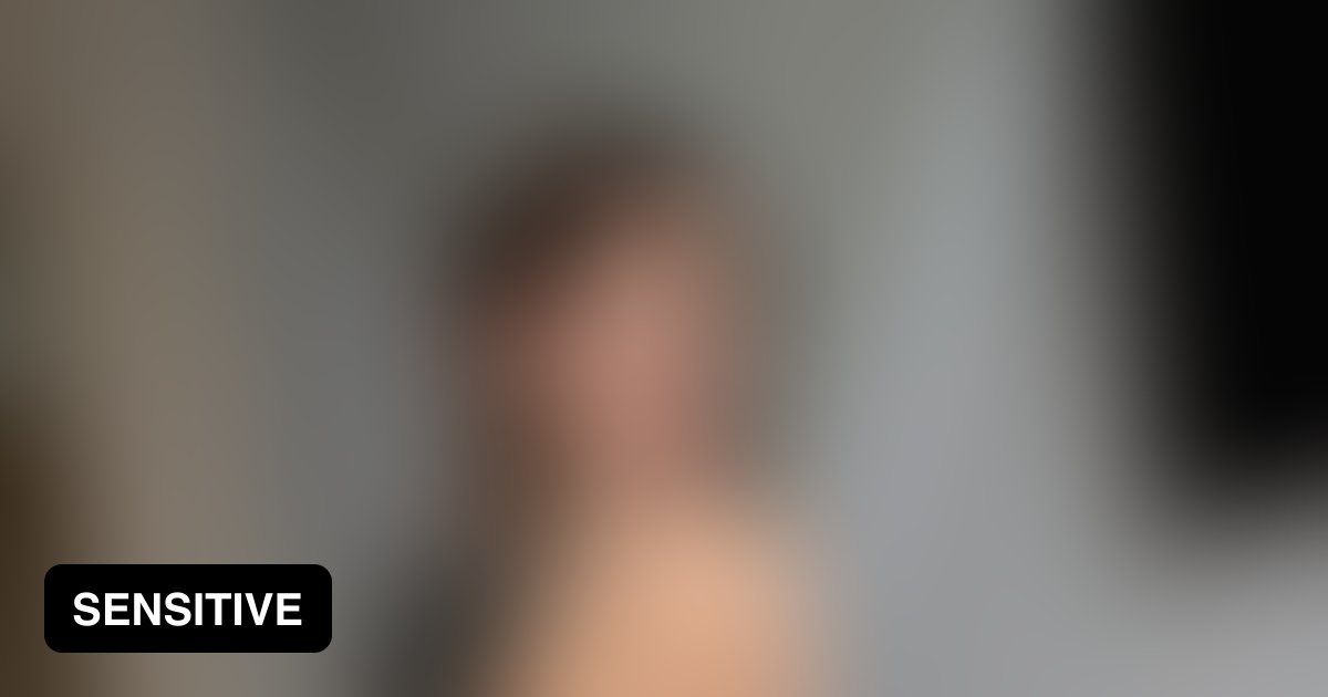 It feels so tight in these pants - 9GAG