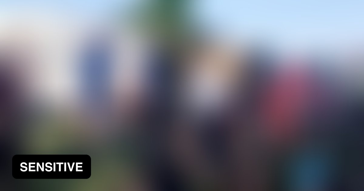 “Dude hold my beer” - 9GAG