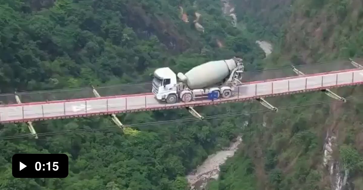 In the Dadong River Grand Canyon, Chongqing, there is a 300-m-high ...