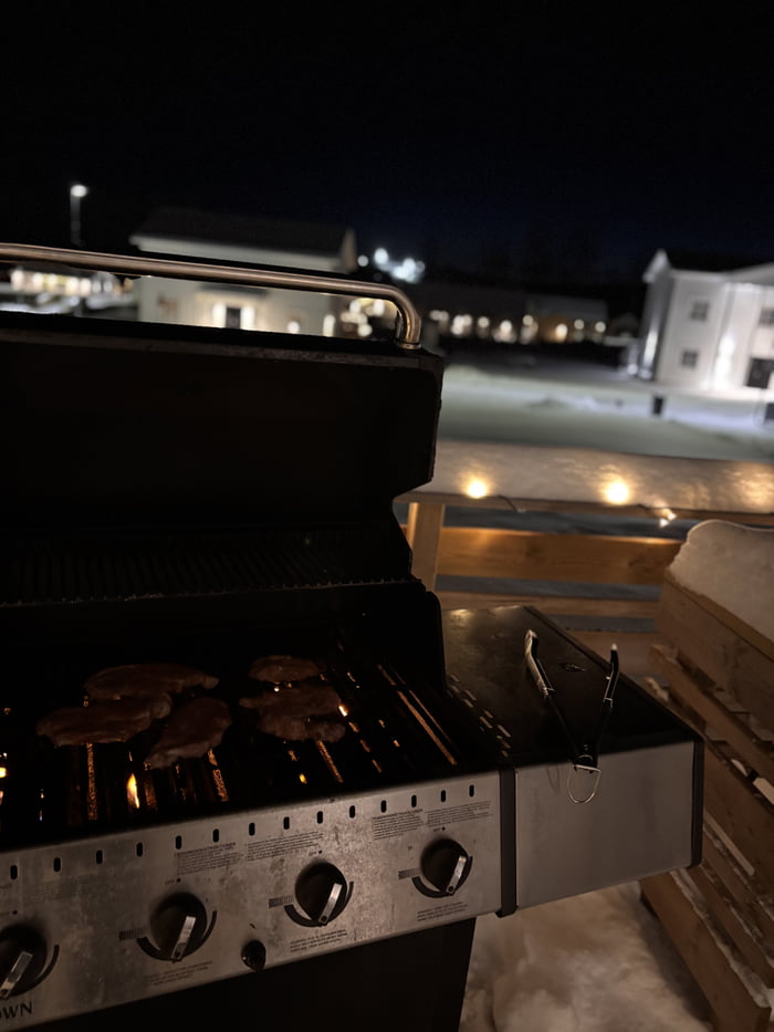 Are we still doin the Bbq thingy? 40cm snow and -11℃. F*ck you and see ...