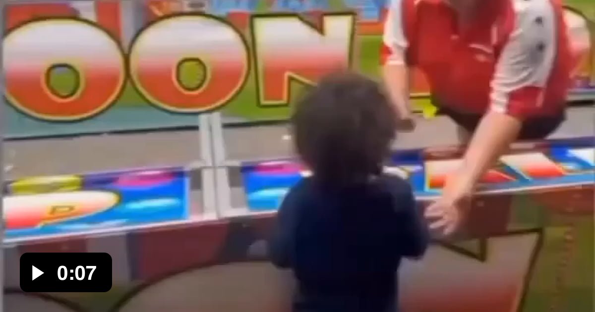 Bro hits the jackpot - 9GAG