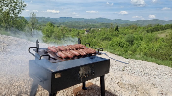 It's never wrong time for barbecue. - 9GAG