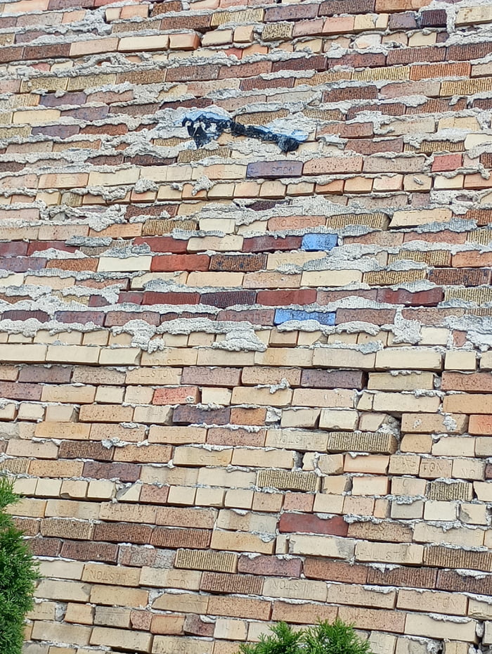 Laid the bricks, boss - 9GAG