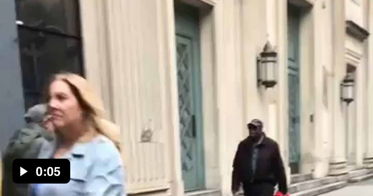 Are you blind? - 9GAG