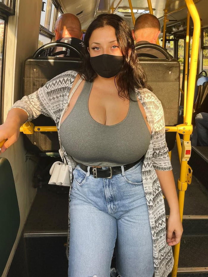 Too BUSty to hide - 9GAG