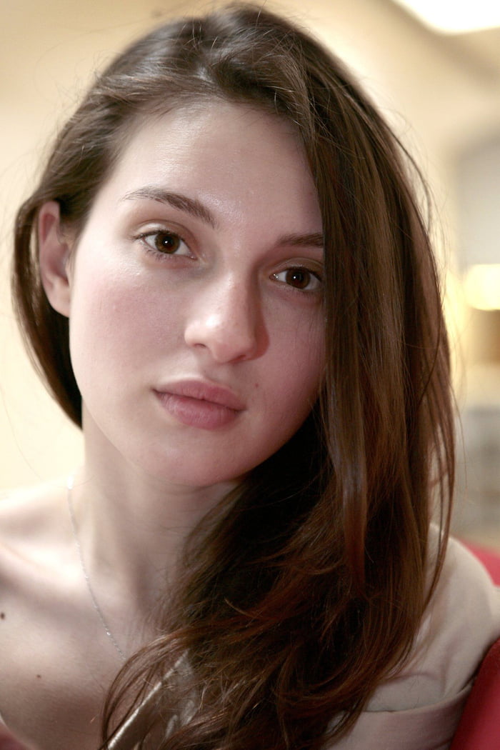 Maria Valverde - 9GAG