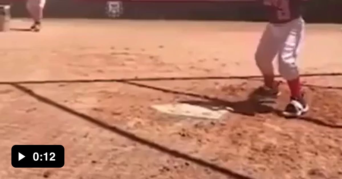 Dad's home run reaction - 9GAG