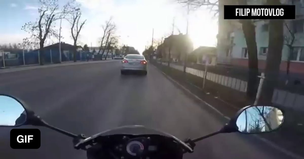 Praise the camera - 9GAG